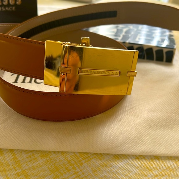 Versace | Accessories | Classic Xs Belt Versace Antiquevintageall ...